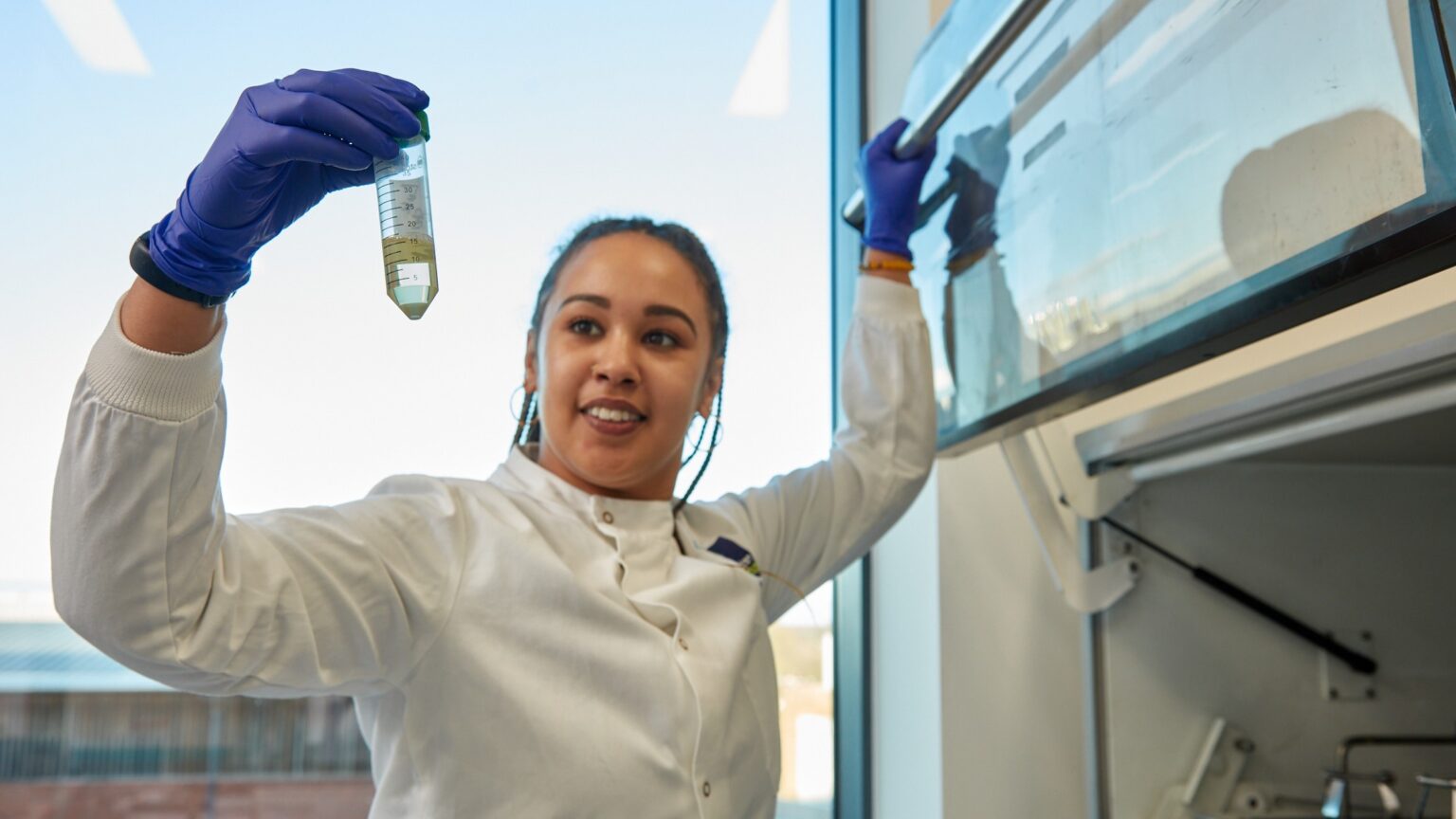 Smashing Stereotypes: Bushra Schuitemaker - British Science Week